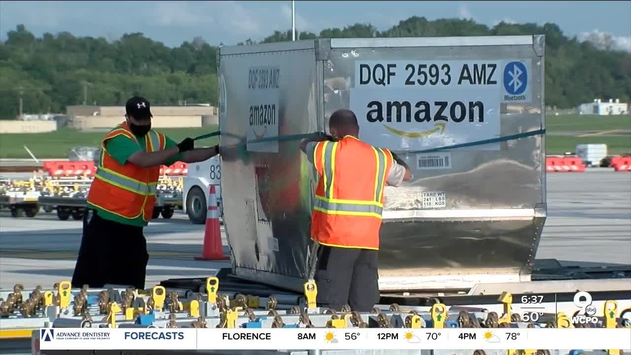 Take a look inside the new Amazon Airhub in Northern Kentucky - YouTube