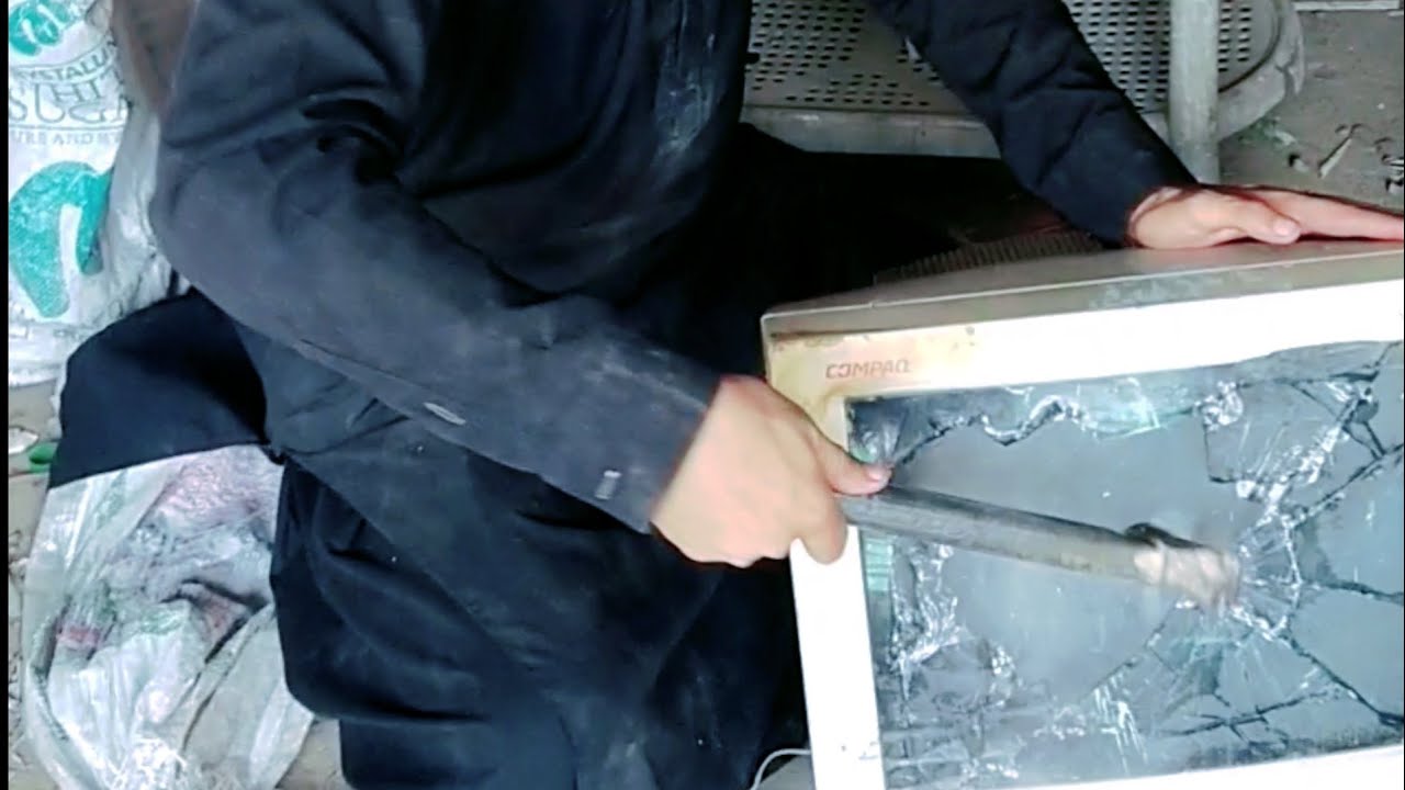 Broke computer screen | broke old computer | restoration old computer ...