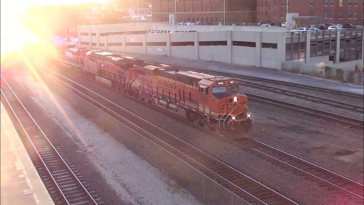 BNSF #4236 Leads EB Stacktrain with Ferromex Power. Kansas City, MO 10/21/23 - YouTube