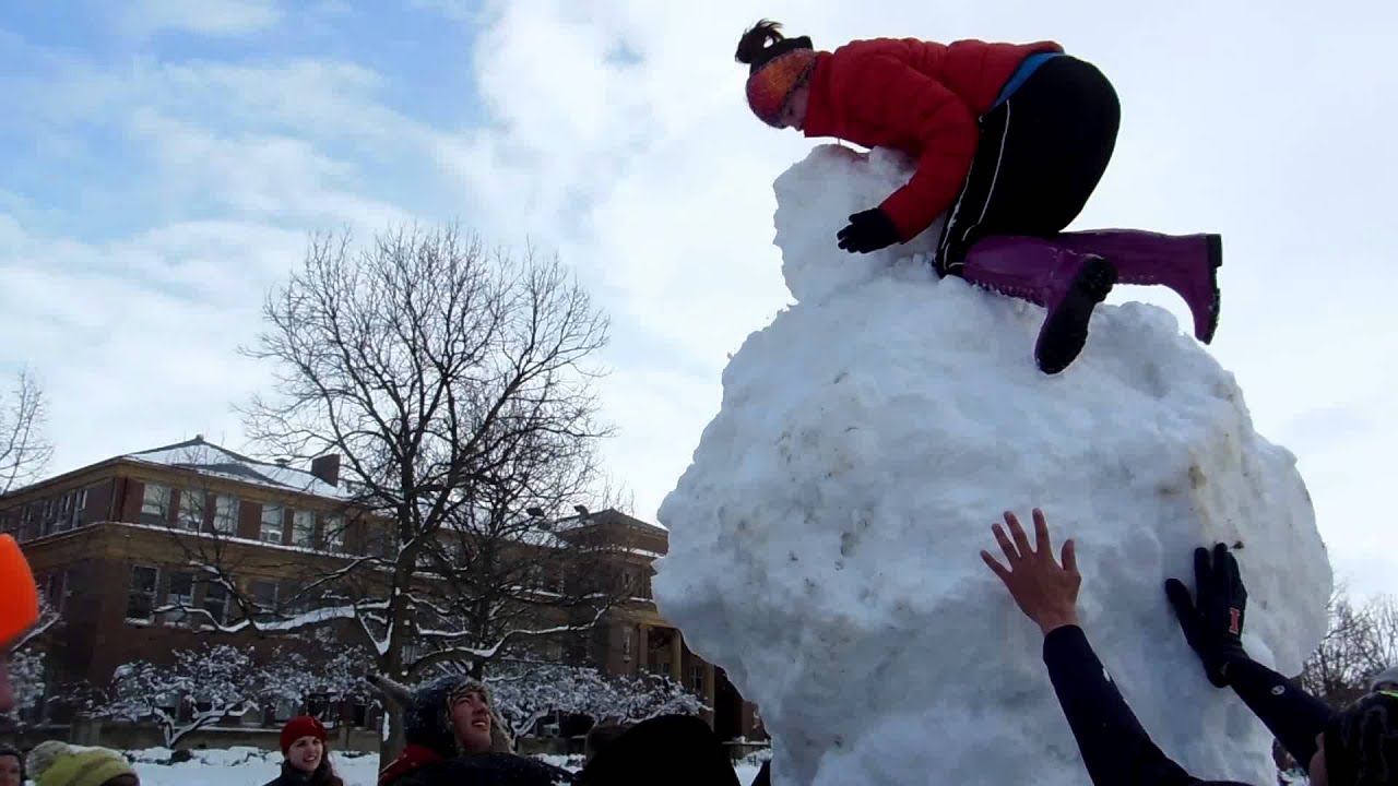 Building a Big Snowman - part 2 (UIUC Snow Day 03/25/2013) - YouTube