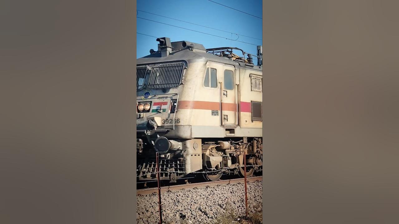 22710 Amb Andaura Hazur Sahib Nanded Weekly Express #shorts - YouTube