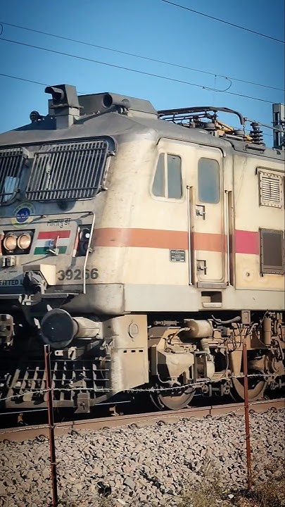 22710 Amb Andaura Hazur Sahib Nanded Weekly Express #shorts - YouTube