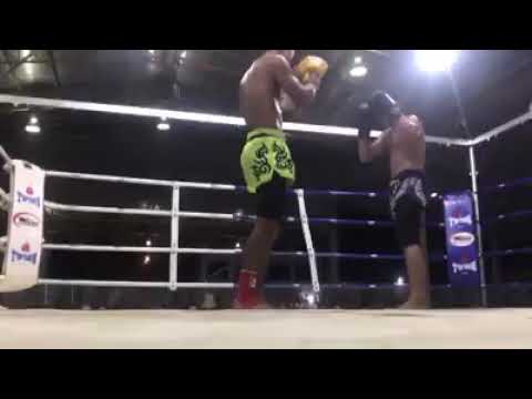 Muay thai iwan. Anak tiong G. Musang