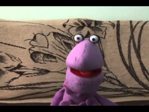 Wally Reviews "Muppets Most Wanted" - YouTube