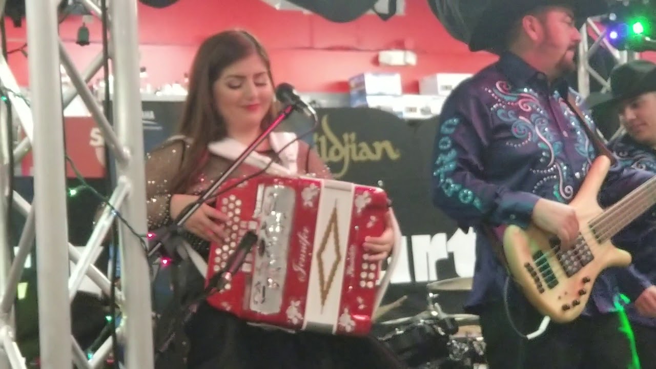 EL Tao Tao - Grupo Control y Jennifer Degollado 12-06-18 Houston TX ...