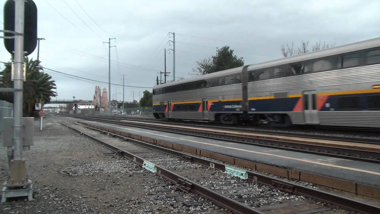 HiDef- Amtrak and Caltrain meet at College Park - YouTube