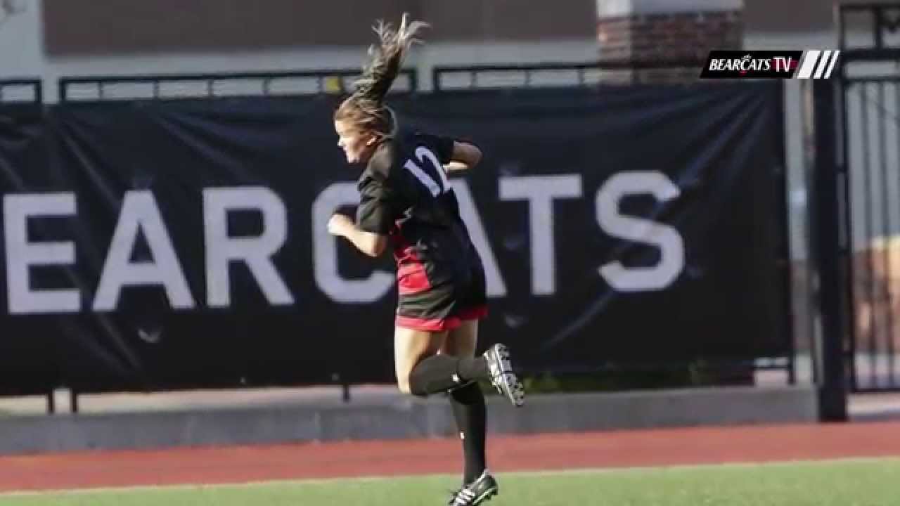 Women's Soccer: Kelly Latimer Feature - YouTube