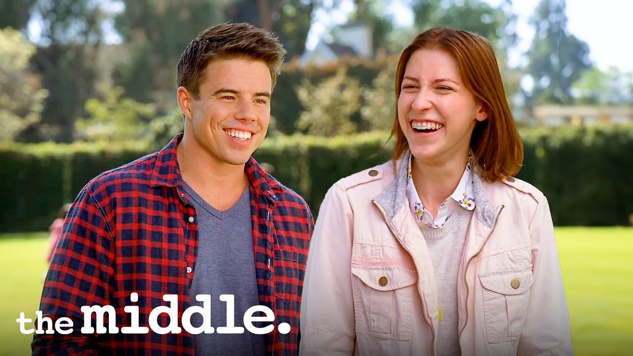 Sue Finds her Long-Lost Crush | The Middle - YouTube