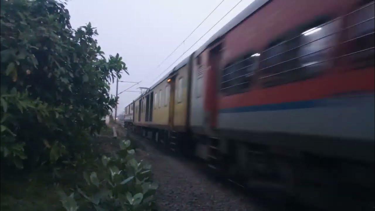 BNDM WAP-7 with VSKP - Tatanagar Weekly SF Express arriving CHE - YouTube