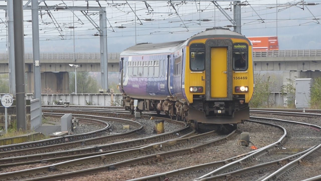 Northern Class 156 arrives at Newcastle (13/11/14) - YouTube