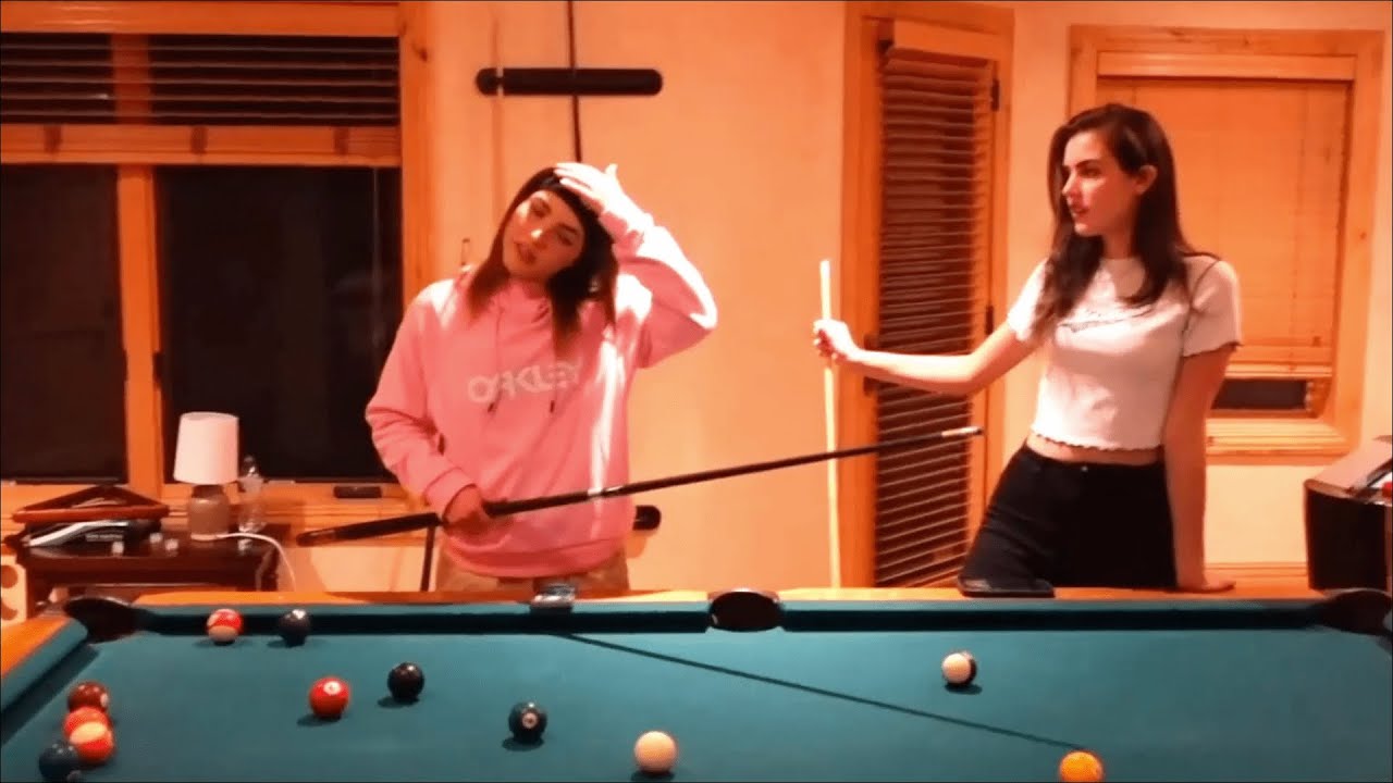 Botez sisters at the cabin | botezlive - YouTube