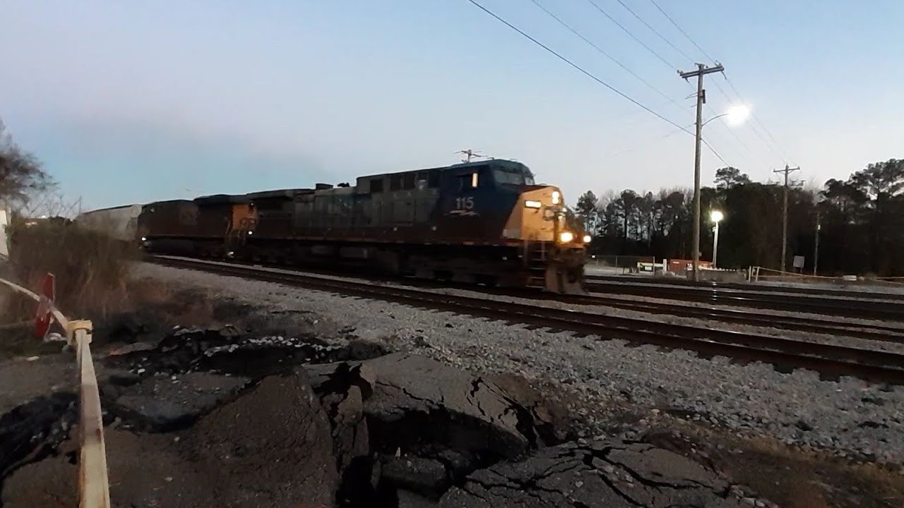 CSXT 115 leads CSX L647 into Cayce yard Cayce SC - YouTube