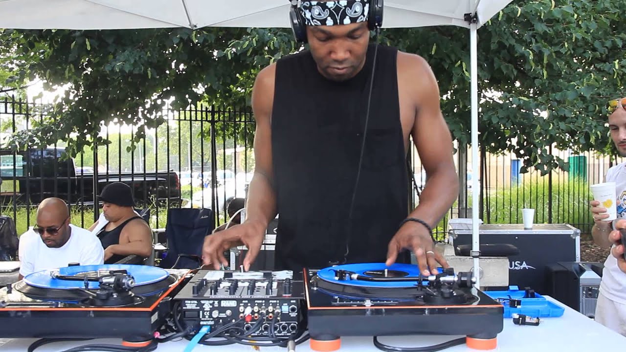 Dj Trife Scratching at Ted Smooth Old School Jam 7-19-15 - YouTube
