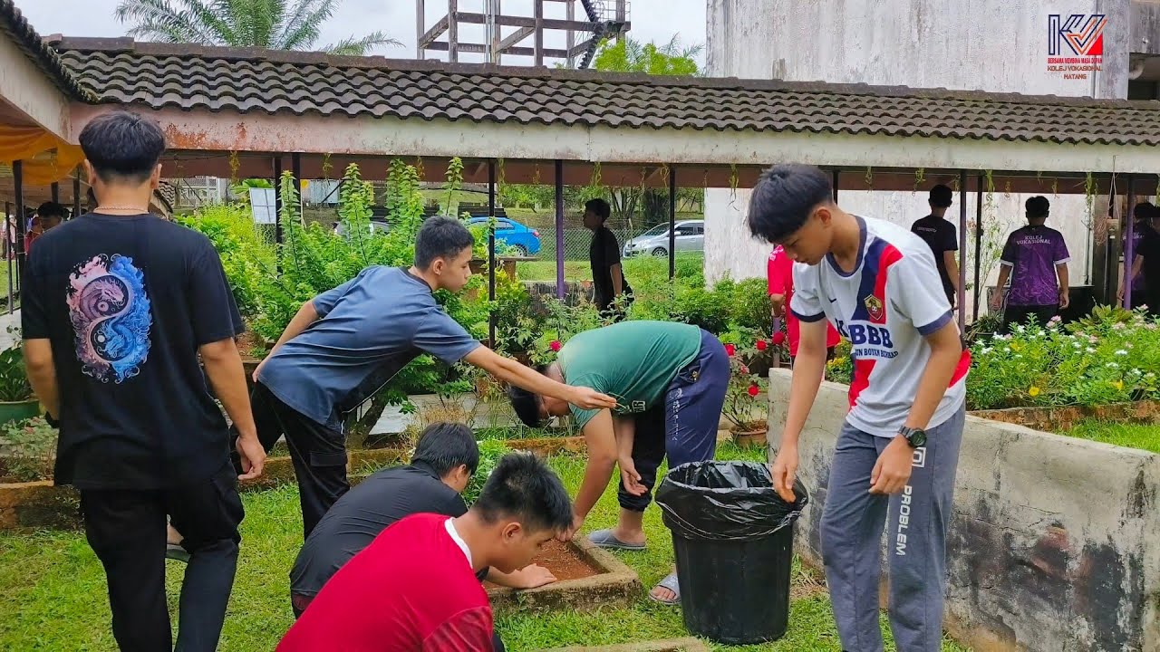 Perasmian Bacathon dan Gotong Royong Madani PIBG KV Matang - YouTube