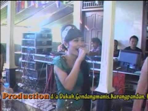 Sakitnya Tuuh Disini Duet Maut Trio seksi dan Montok