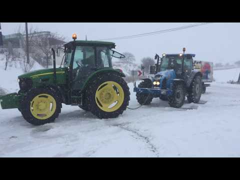 John Deere 5105M ve Landini Powerfarm 95 Buz üzerinde...