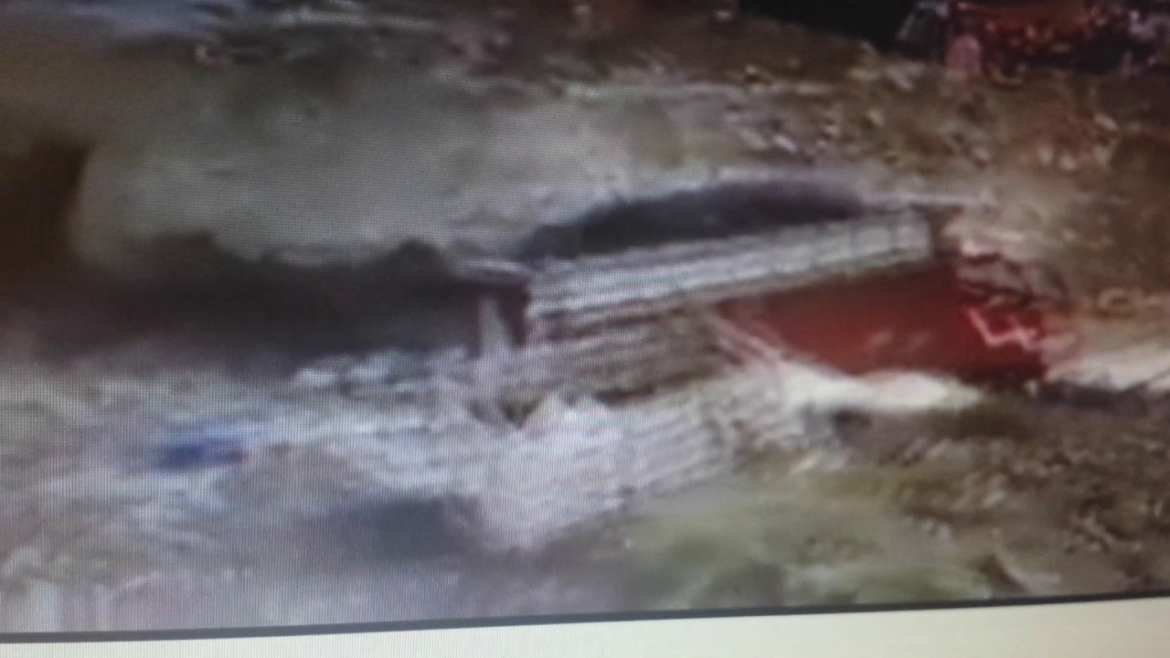 Raw video of the deadly Peru mudslide - YouTube