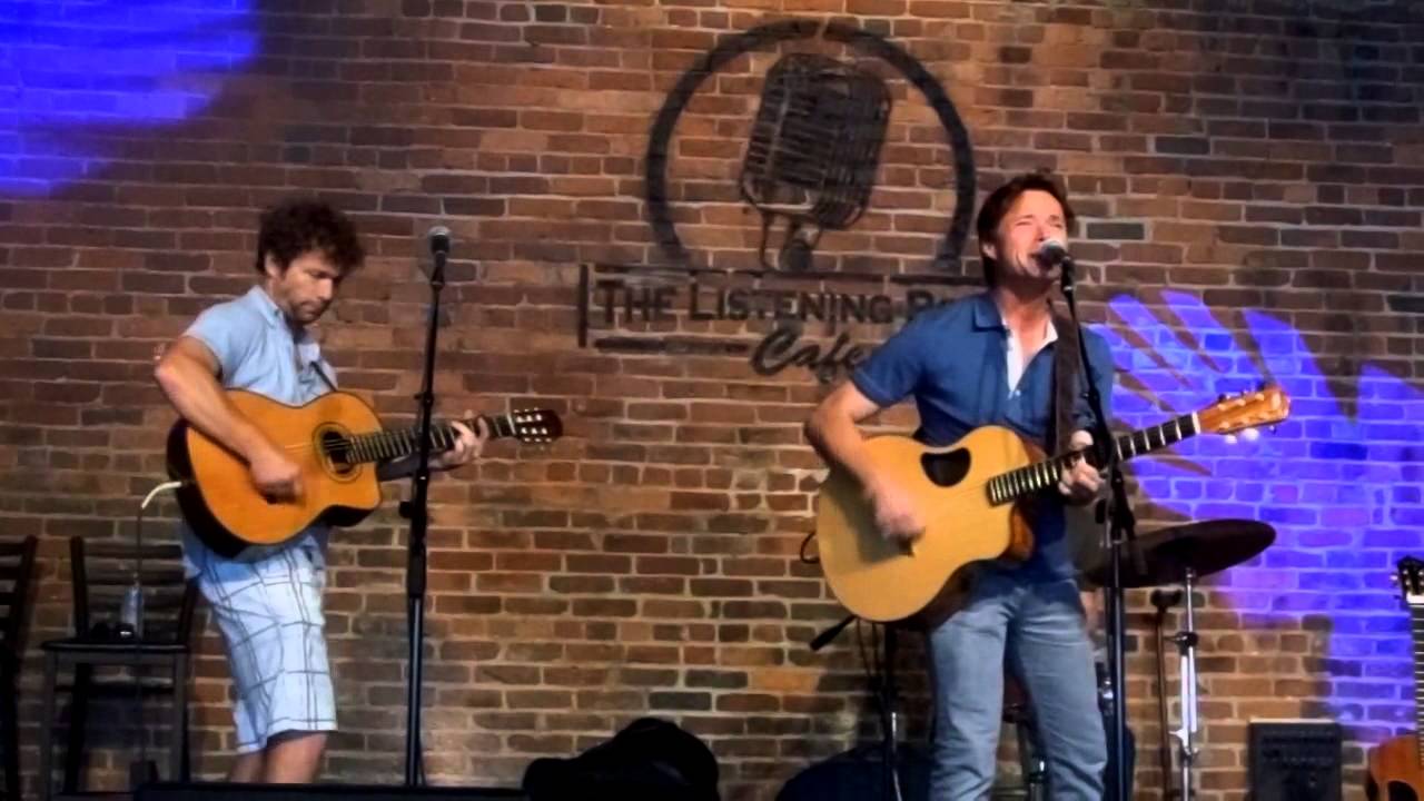 Bryan White accompanied by Scott Emerick at FanClubhouse Party Showcase ...