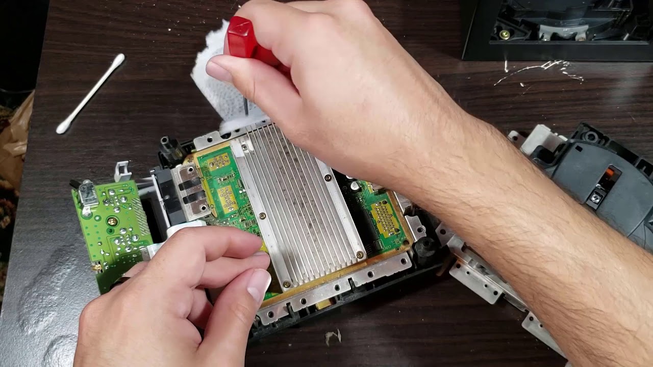 Fixing and Cleaning My Gamecube (Wasn't Reading Disks) - YouTube