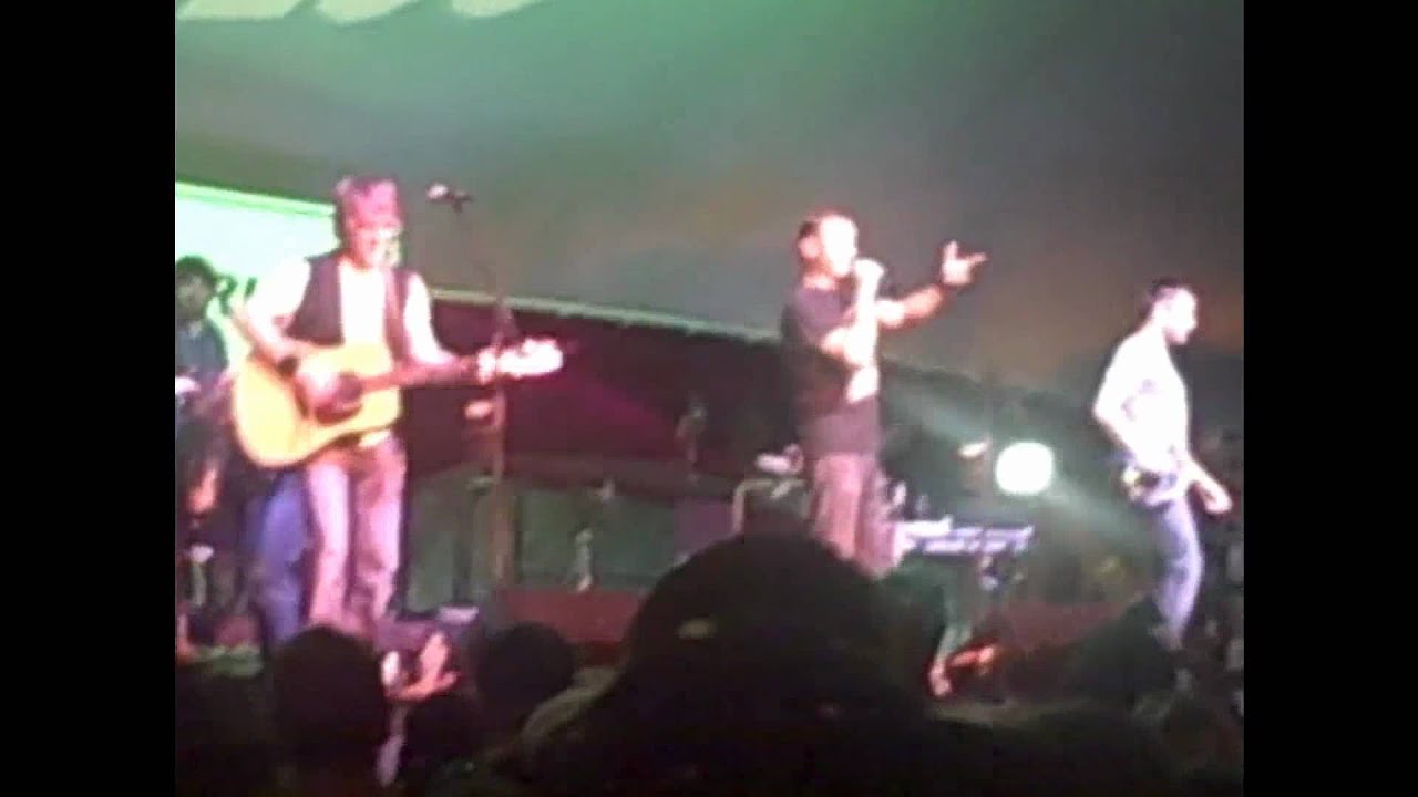 Gaelic Storm Concert "Johnny Jump Up" - YouTube