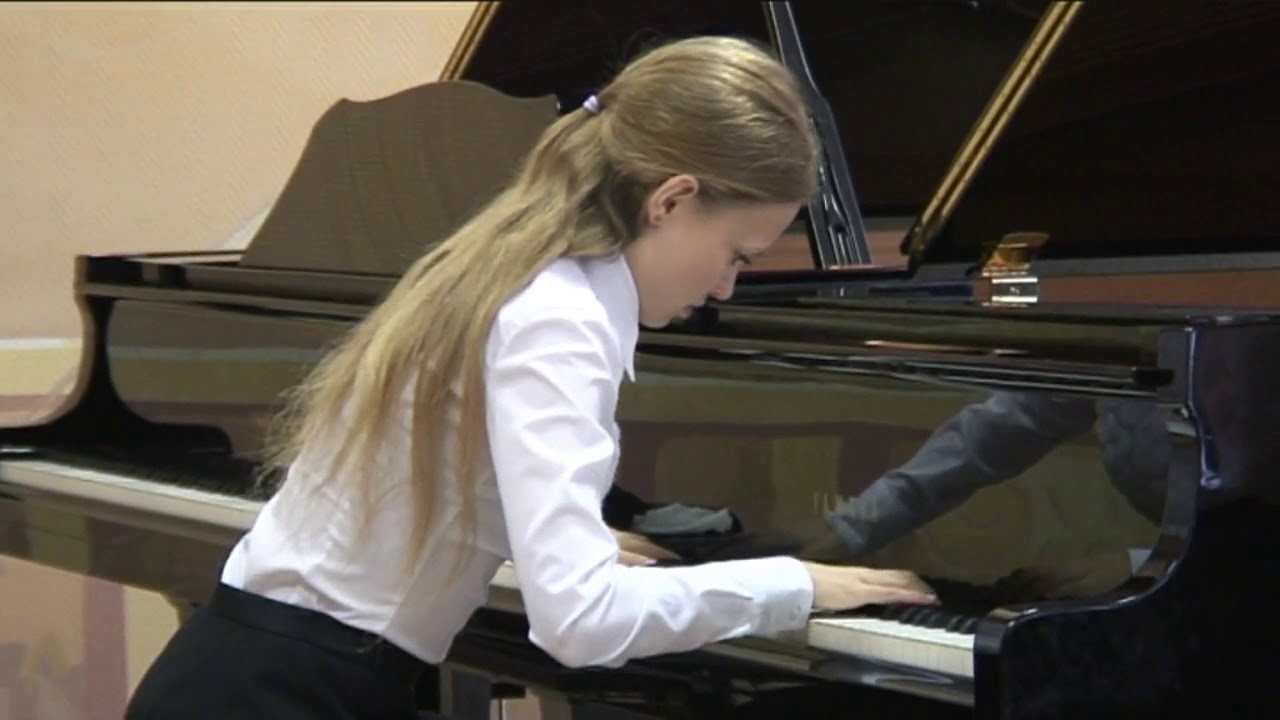 Anna Solodilova - Beethoven Sonata №14 in c-sharp minor Op.27 Moonlight ...
