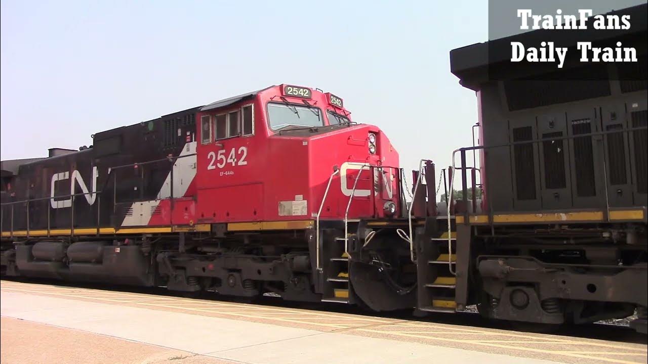 Manifest Train CN M301 CN 2723 CN 2542 & CN 5781 Locomotives Sarnia Ontario - YouTube