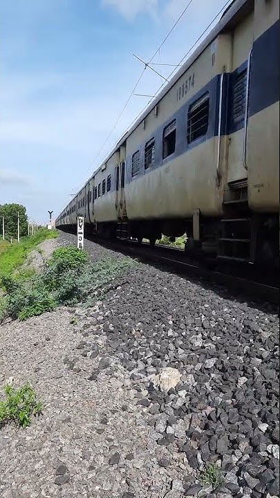 MEMU Express Train from Karimnagar to Sirpur Kaghaznagar #shorts - YouTube