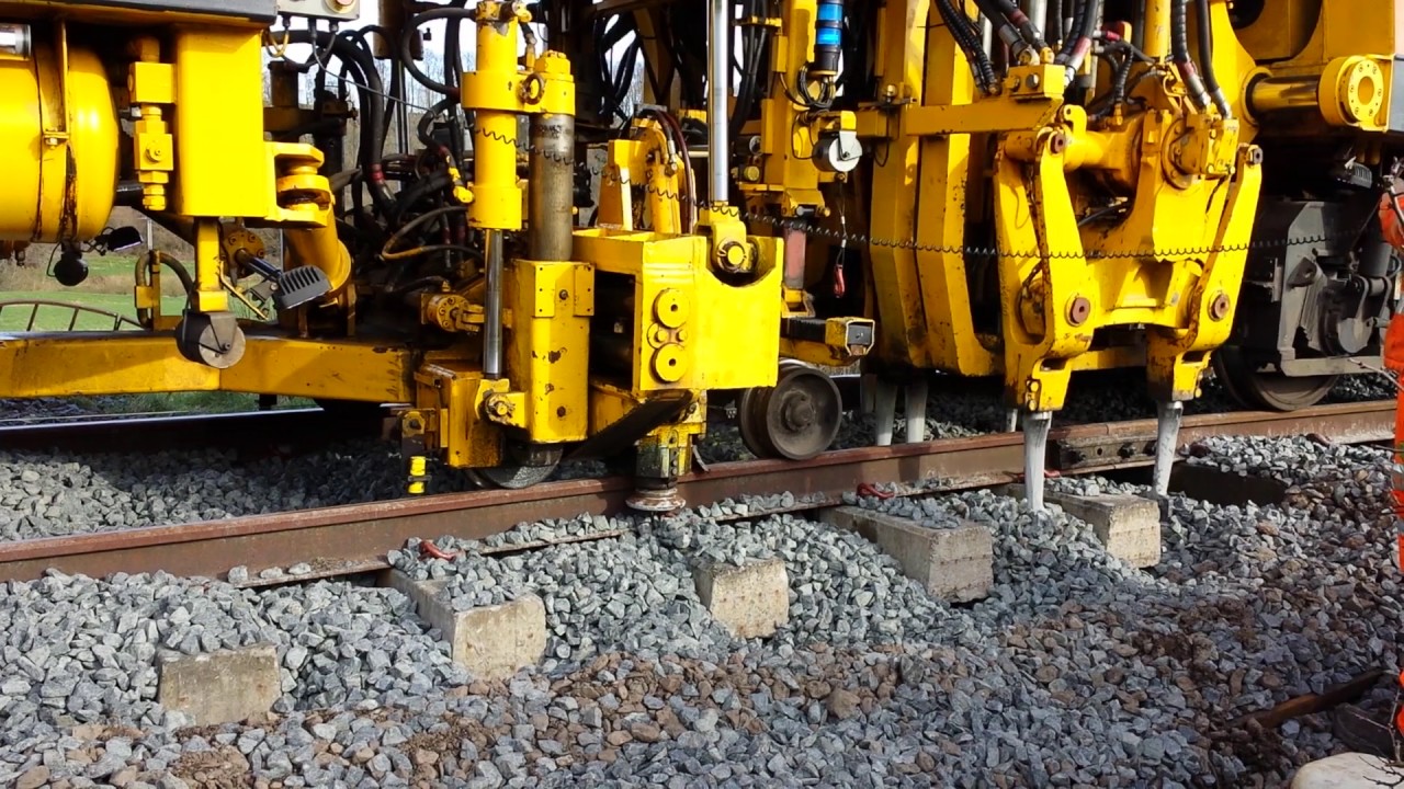 COLAS RAIL tamper 73913 on SVR. - YouTube