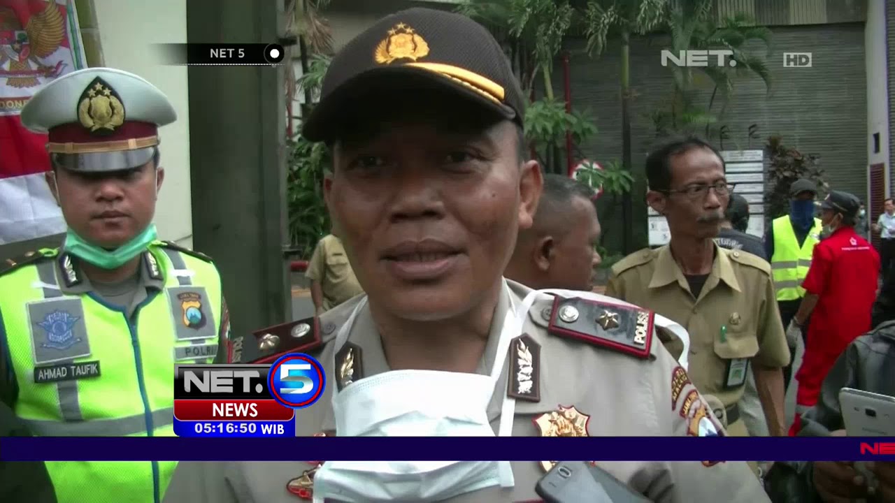 Gudang Pabrik Lawangmas Primapack Ludes Terbakar-NET5 - YouTube