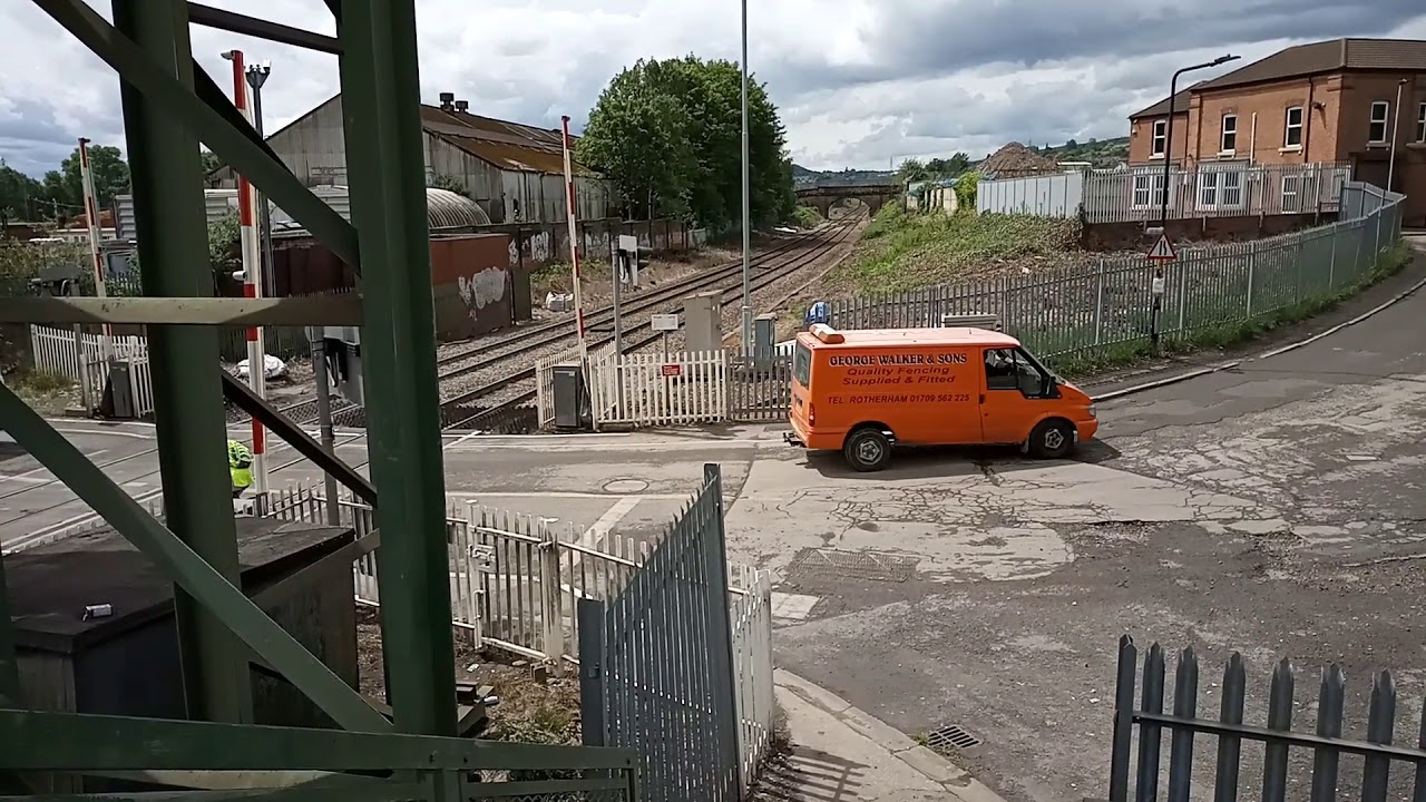 Rotherham Holmes Level Crossing - YouTube