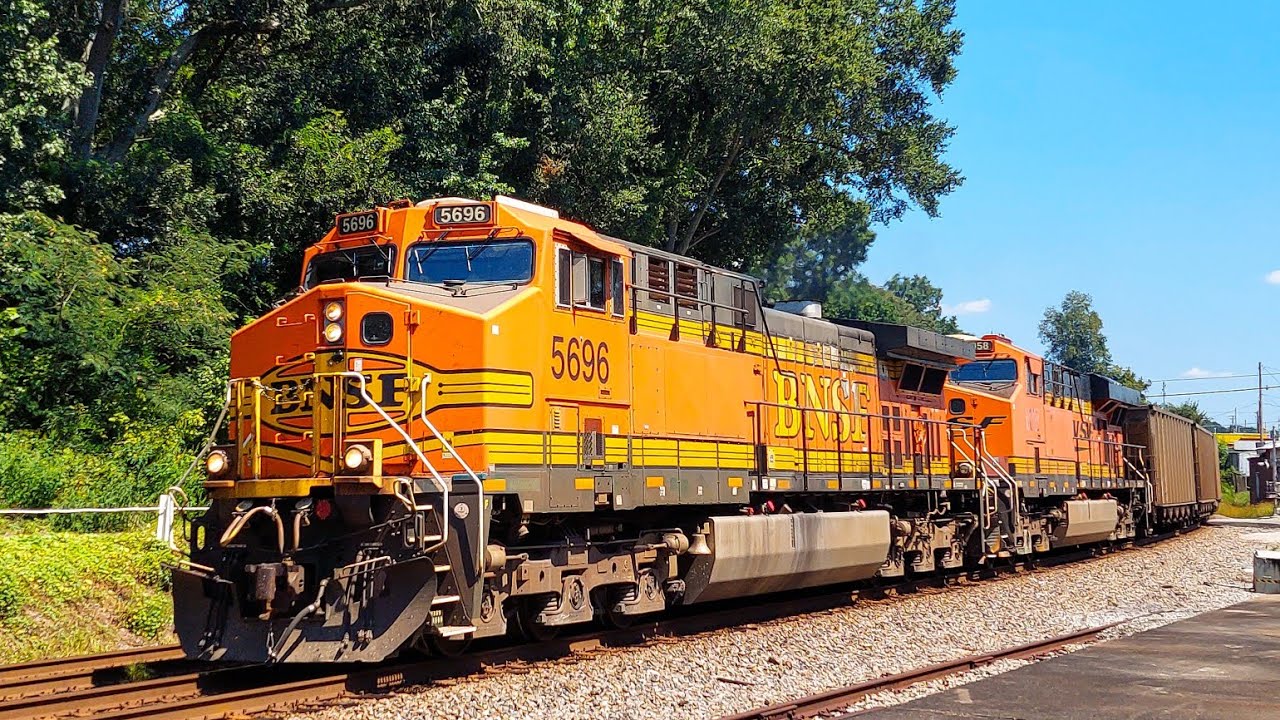 BNSF 5696 leads 733 w/ friendly crew - YouTube