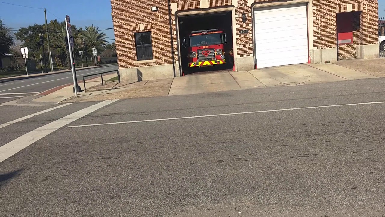 JFRD Squad 4 & Heavy Rescue 4 Responding - YouTube