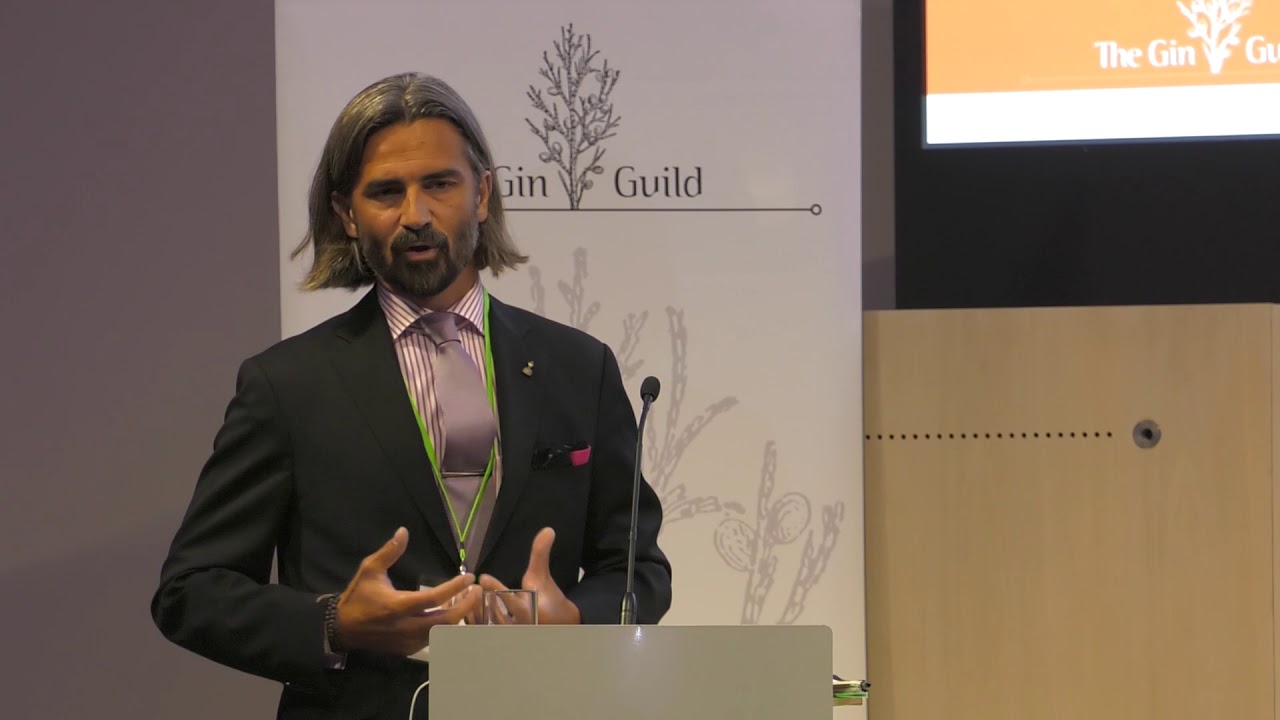 Alexandre Sakon: The effect of wood and barrels on gin - YouTube