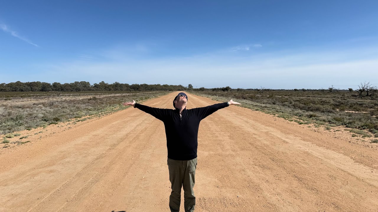 Australian Road Trip. Day 3. Perry Sandhills, Rufus River Road. Lake ...