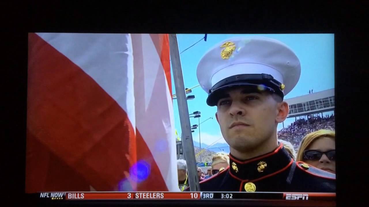 Arizona Marines raise colors in NASCAR opening ceremony - YouTube