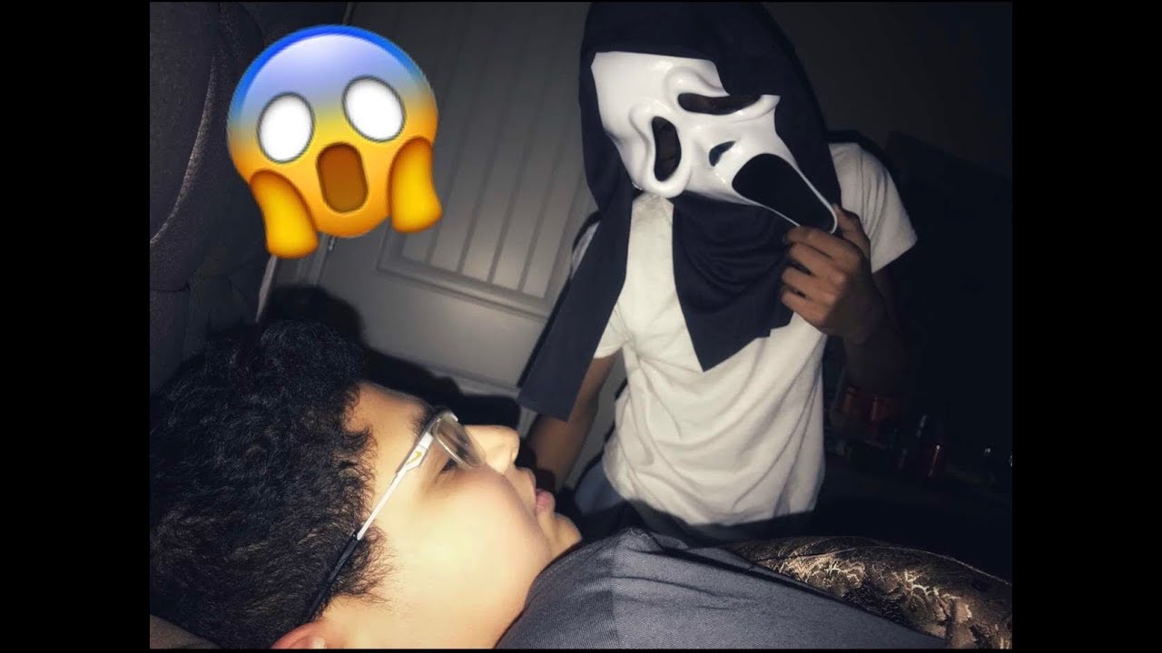 SCREAM MASK PRANK!!! (HE FREAKED OUT) - YouTube