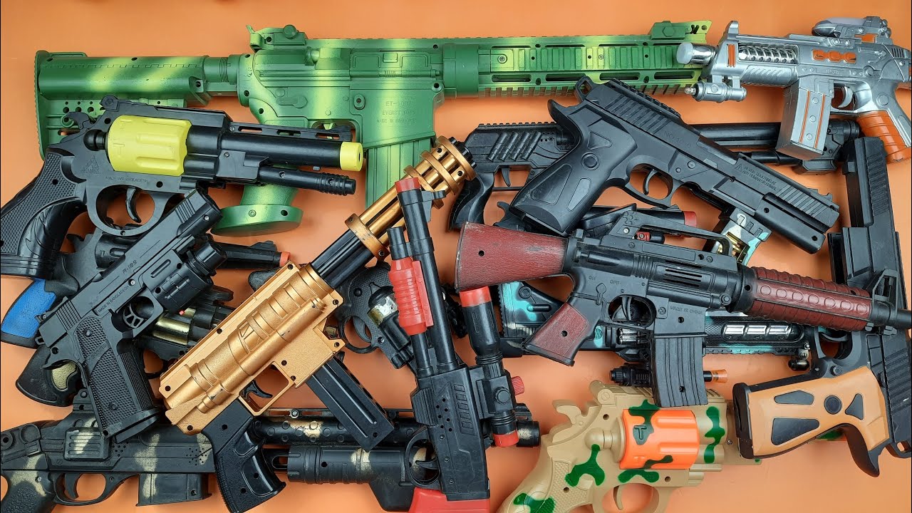 Toy Realistic Guns And Pistols, Kalashnikov AK-47, Tec-9, M-46, M-16 ...