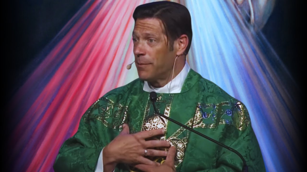 Fr. Mike: Do You Struggle With Trusting Jesus? - YouTube