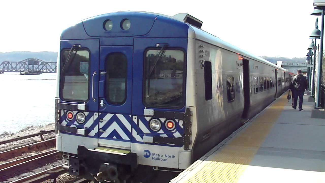 MTA MNR Hudson Line: Bombardier M-7A MNR Train at Spuyten Duyvil (8/8 ...