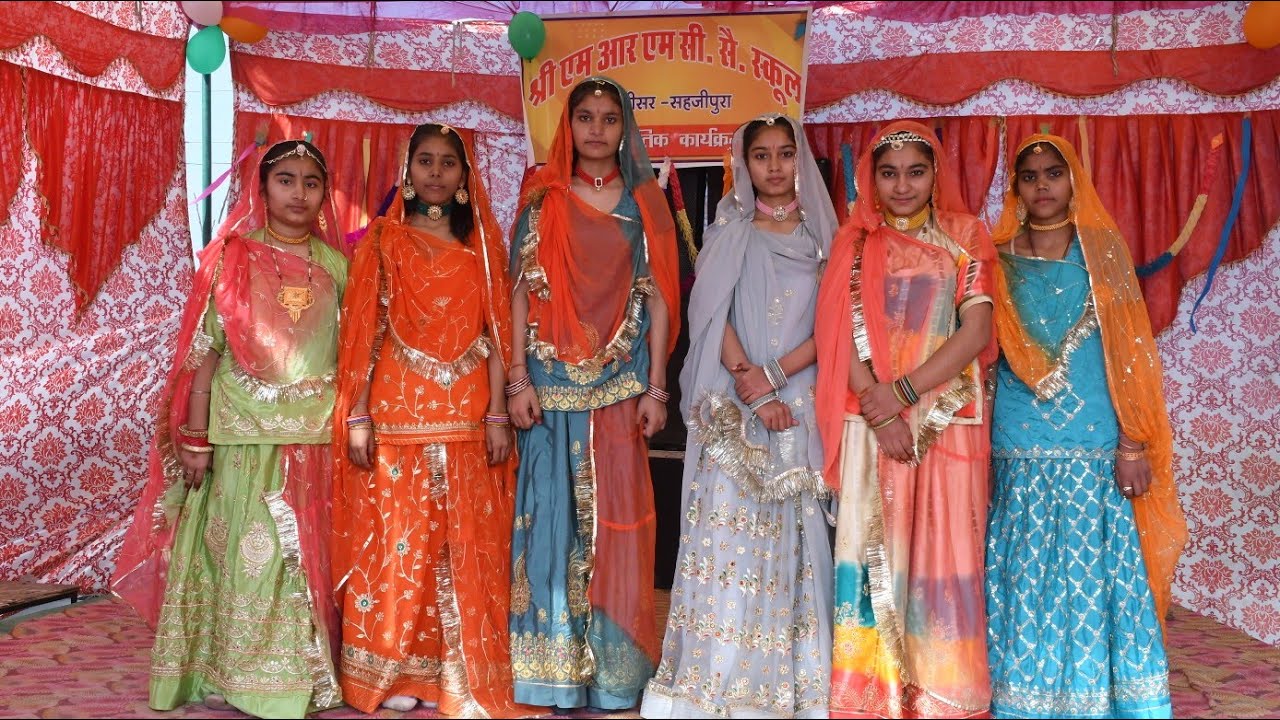 Ghoomar dance performance by 11th class girls - YouTube