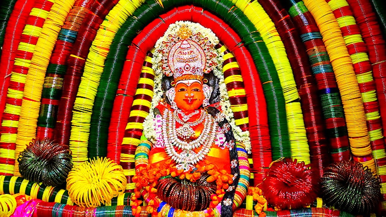 ஆடிப்பூரம் 2023 ஸ்ரீ சீதளா தேவி அம்மன் வளையல் அலங்காரம் பாருங்க! Aadi ...