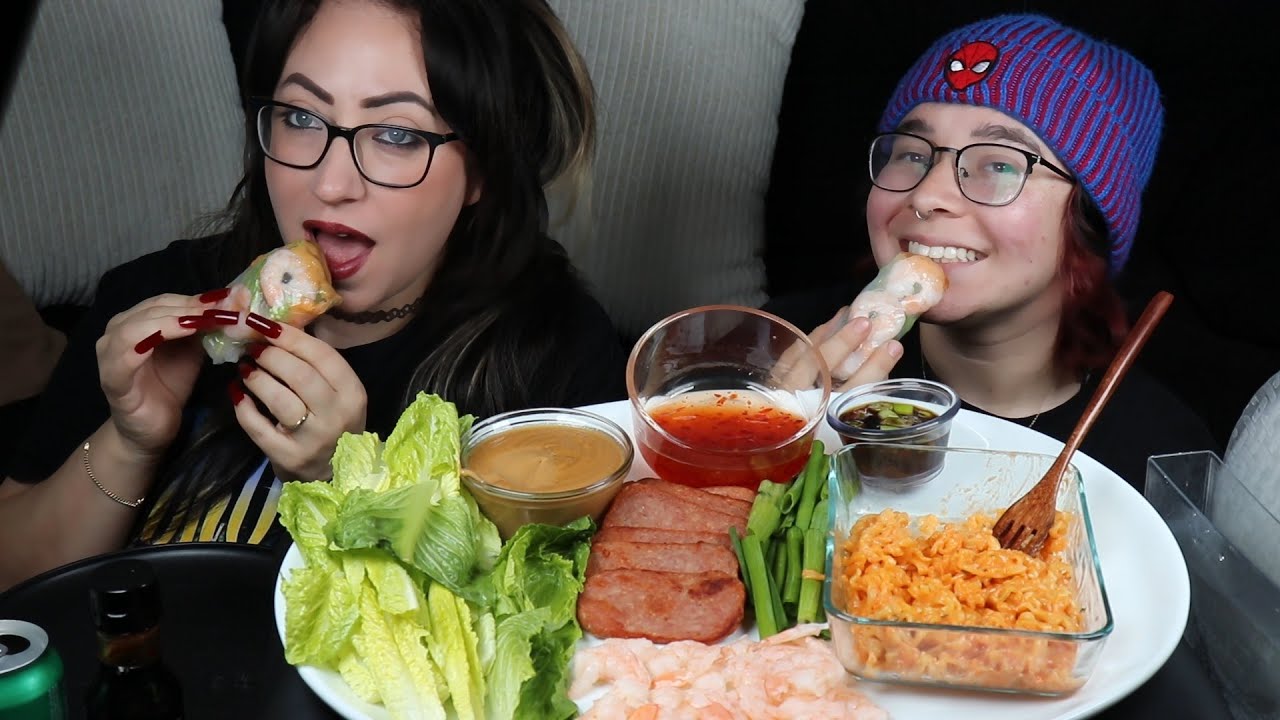 SPICY RAMEN SPRING ROLLS WITH SHRIMP AND SPAM MUKBANG - YouTube