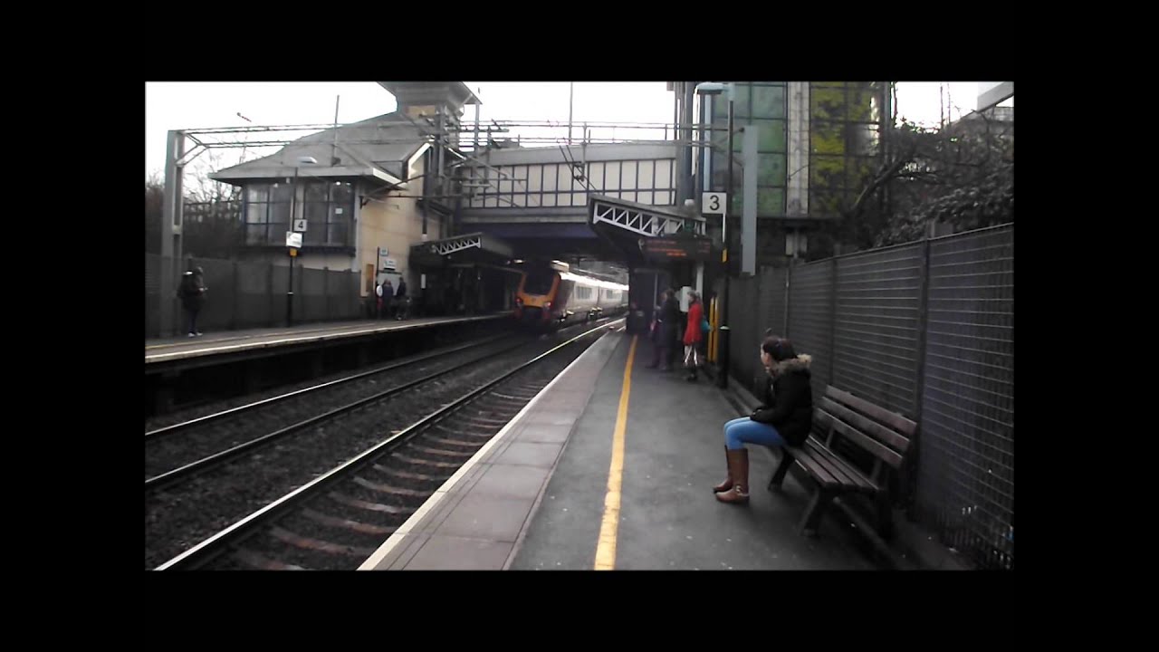 Fast trains at Smethwick Galton Bridge - YouTube