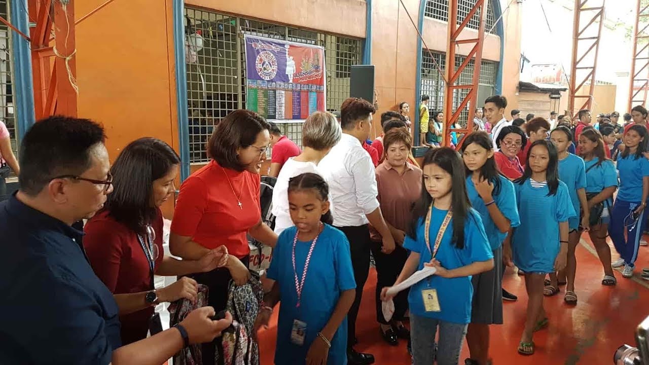 DOLE Project Angel Tree Grants Wishes of 500 child laborers in Metro ...