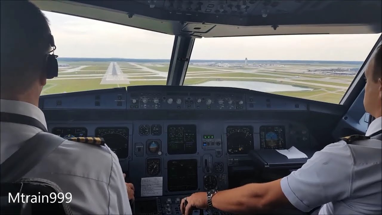 Airbus A320 Cockpit Landing
