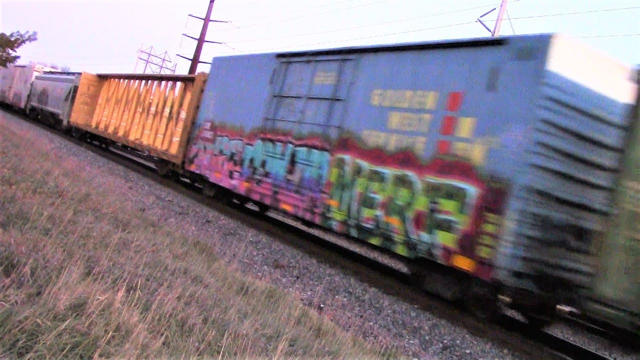 UP 190-car mixed freight with mid-train DPU at Kellogg Avenue - YouTube