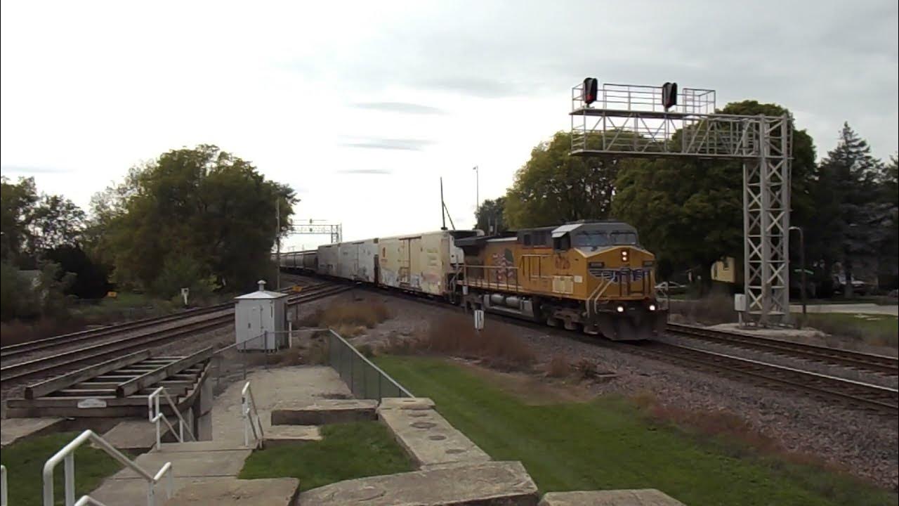 UP 6726(Ex CNW OLS 8824) Leads a Yard pull Out of Global 3 With a Beautiful Fowled K3LA - YouTube