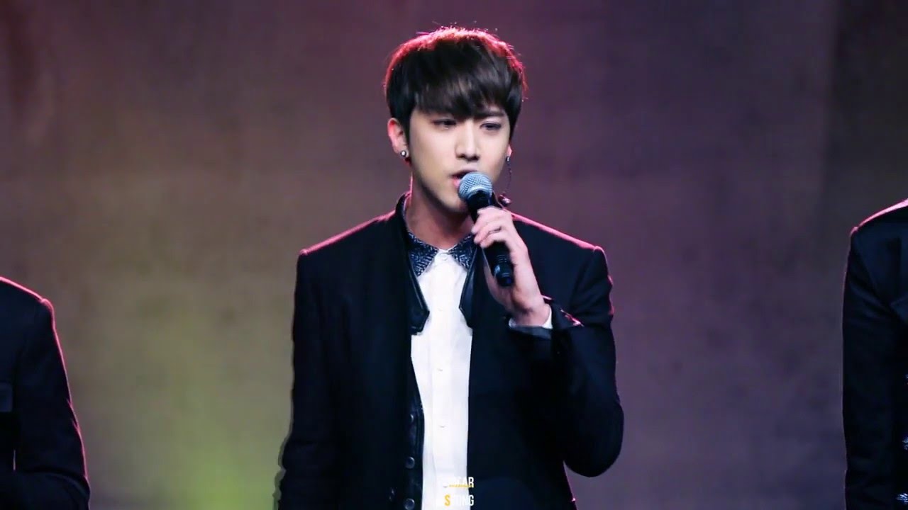 160229 크나큰(KNK) 데뷔 쇼케이스 인성(INSEONG) FOCUS - 동방신기 love in the ice - YouTube