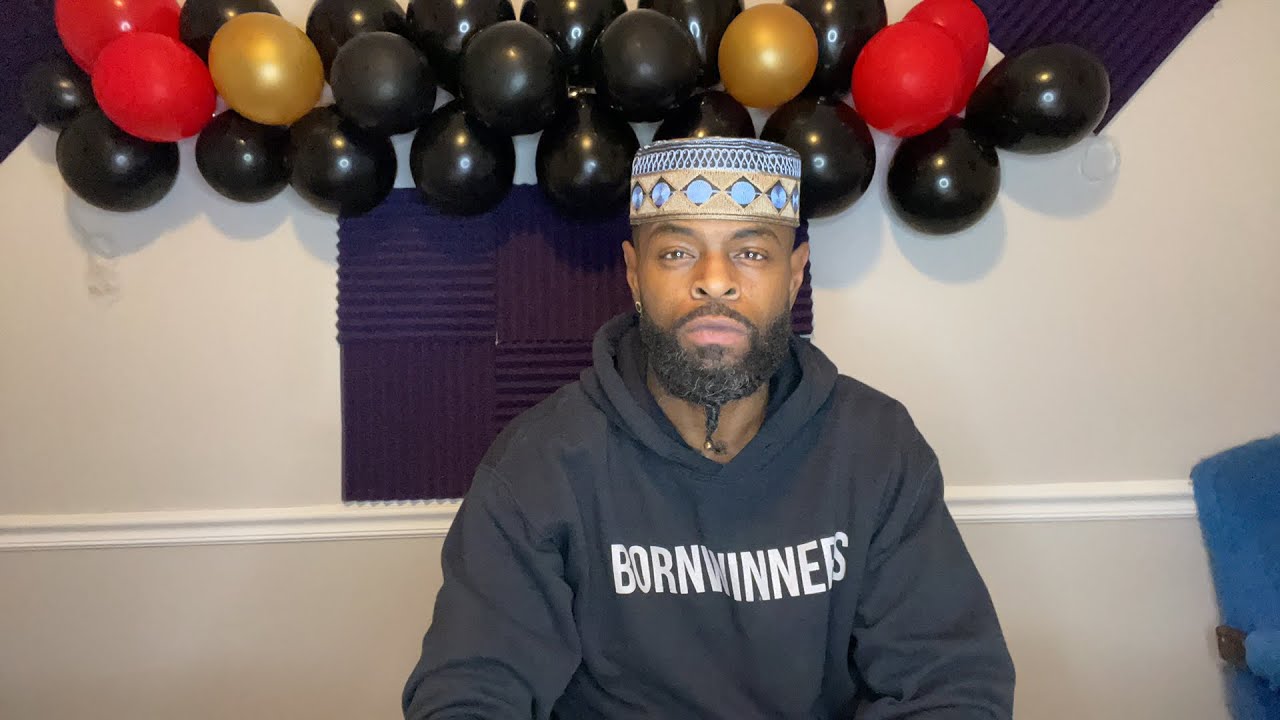 woman throws beer in a man’s face at the Steelers game! - YouTube