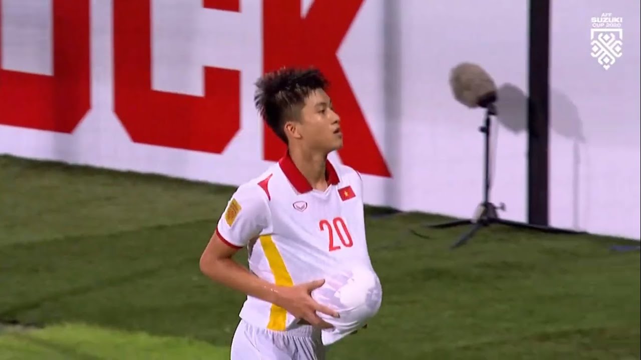 Power in the head of Phan Van Duc #AFFSuzukiCup2020 - YouTube